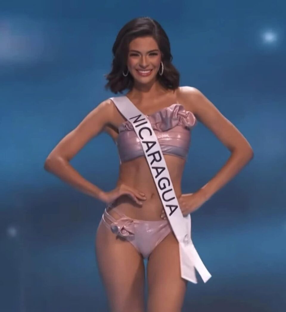Sheynnis Palacios deslumbró en su pasarela en traje de baño por Nicaragua