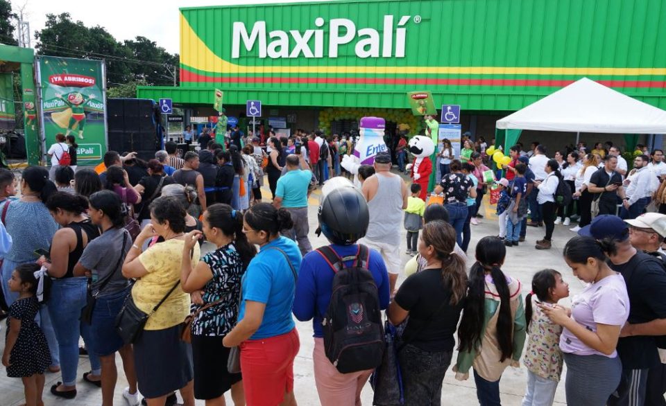 Walmart abre las puertas de un nuevo Maxi Palí en Nicaragua en Dolores, Carazo